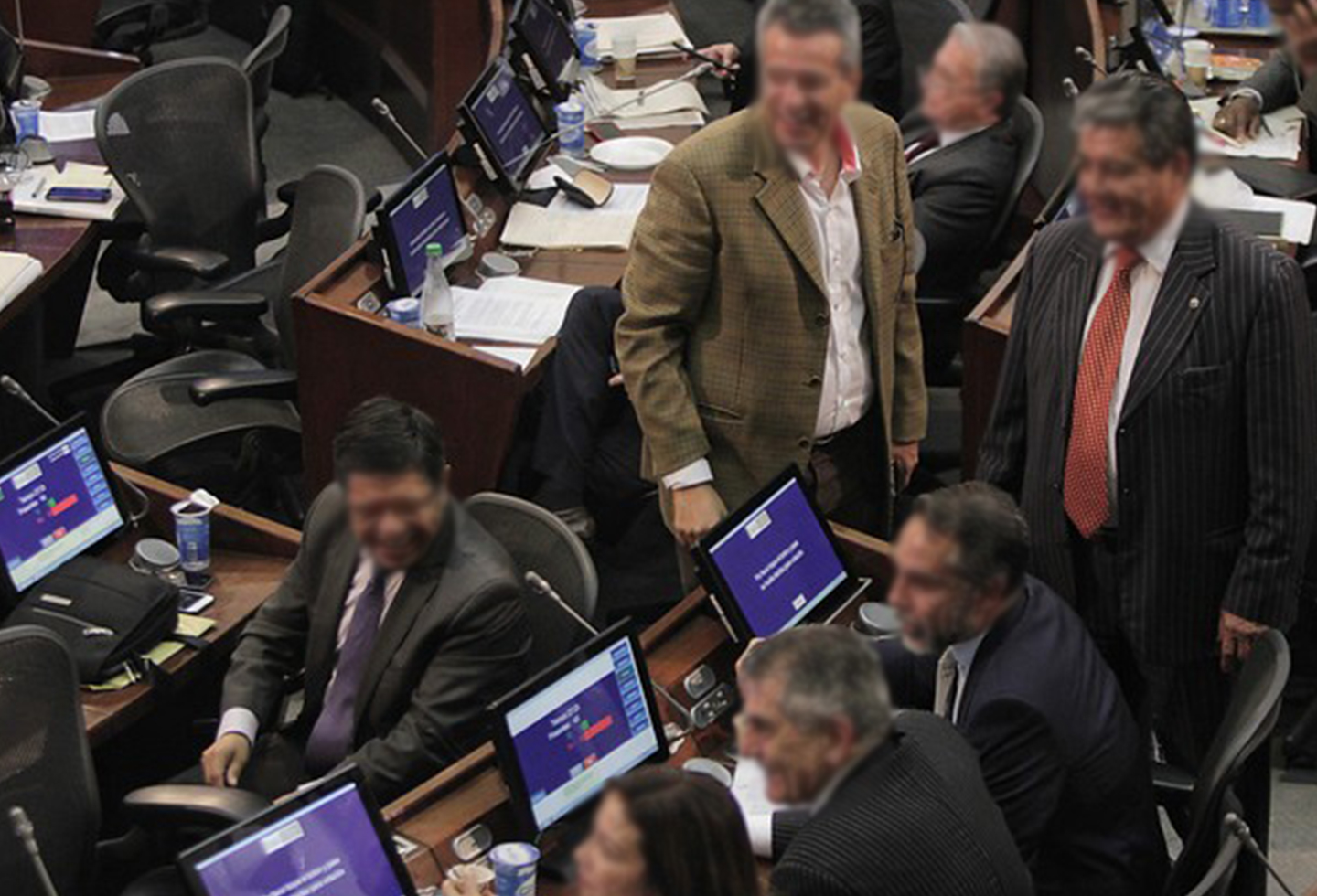 Salario De Congresistas Reducirá A 25 Salarios Mínimos A Partir De 202