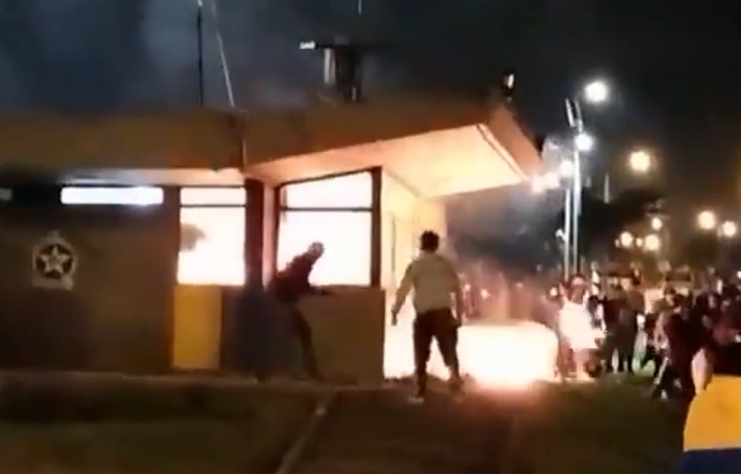 Vecinos Salieron A Proteger Los Cai De Bogotá En Medio De Desmanes