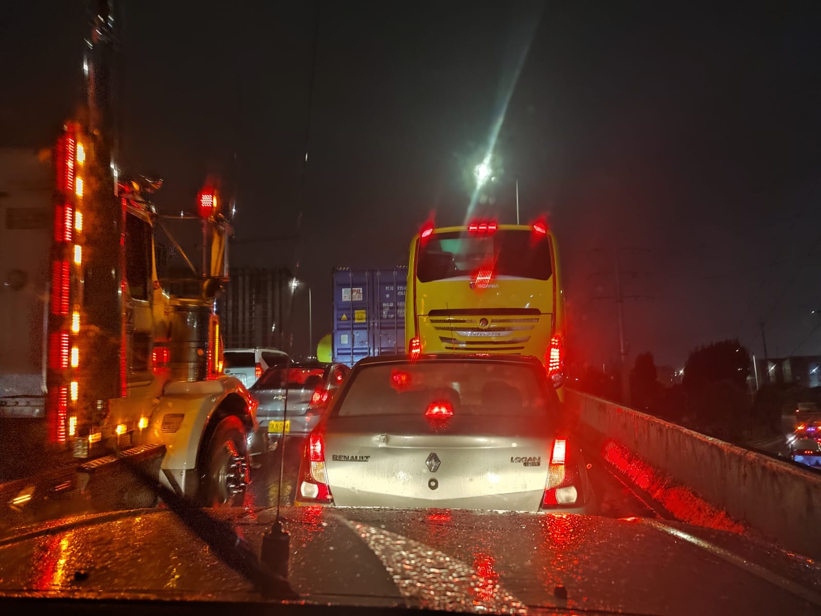 Cierre Total En La Vía Pacho Zipaquirá Por Derrumbe Rcn Radio