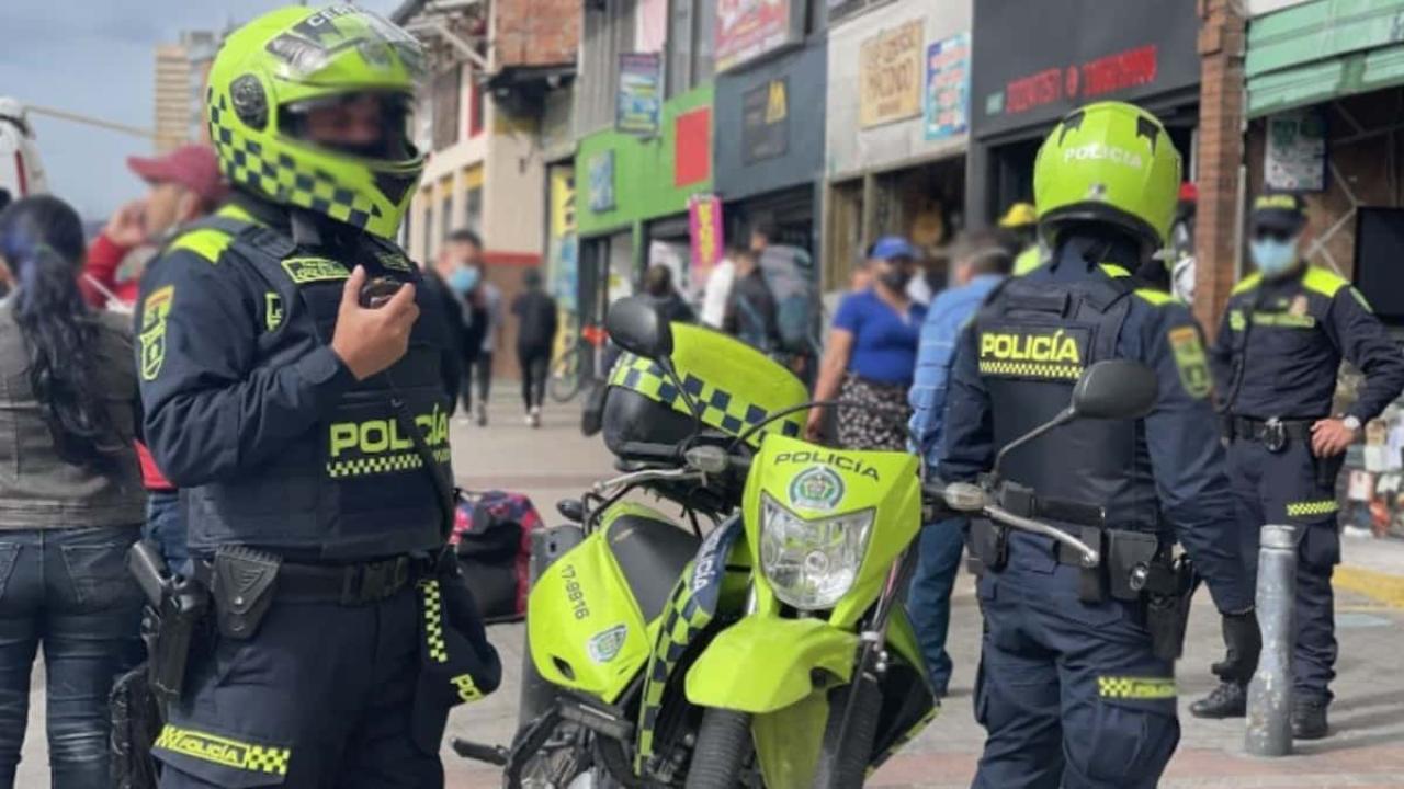 Investigan Abuso De Autoridad Por Uniformados En Cai De Bogotá Rcn Radio