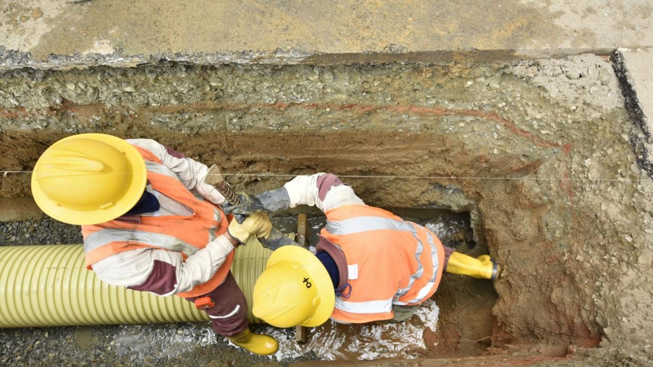 Acueducto explica porqué está cambiando el color del agua en Bogotá